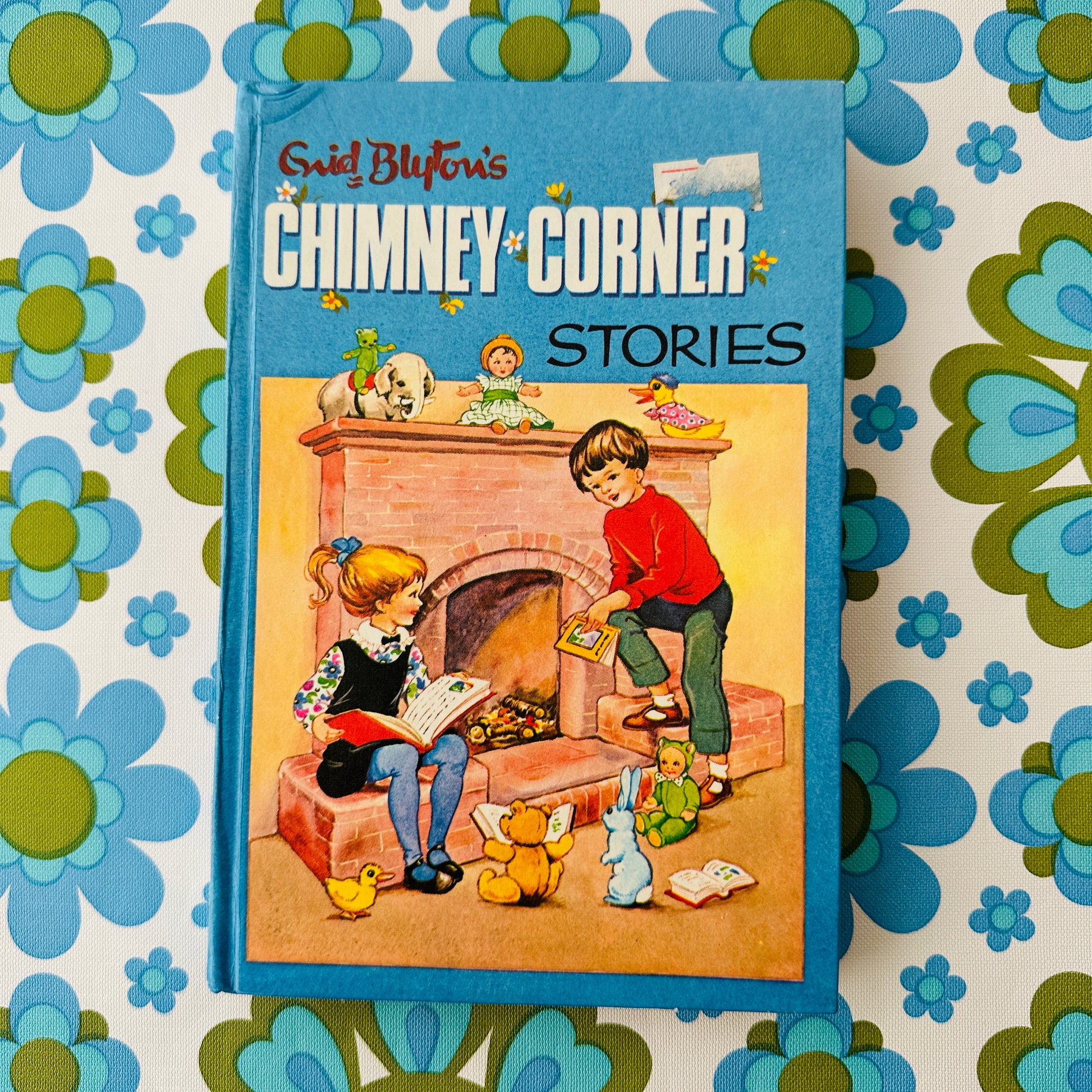 Chimney Corner ENID BLYTON Vintage Book – Pink Peacock