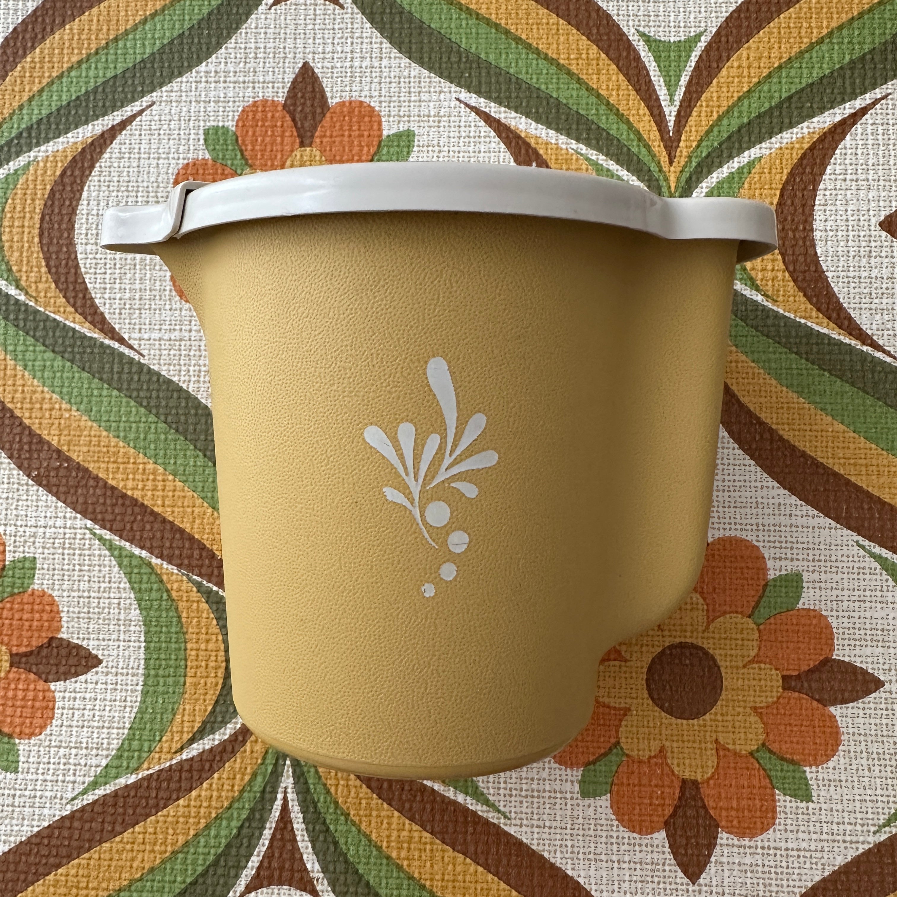 Vintage Retro 70's TUPPERWARE Creamer – Pink Peacock