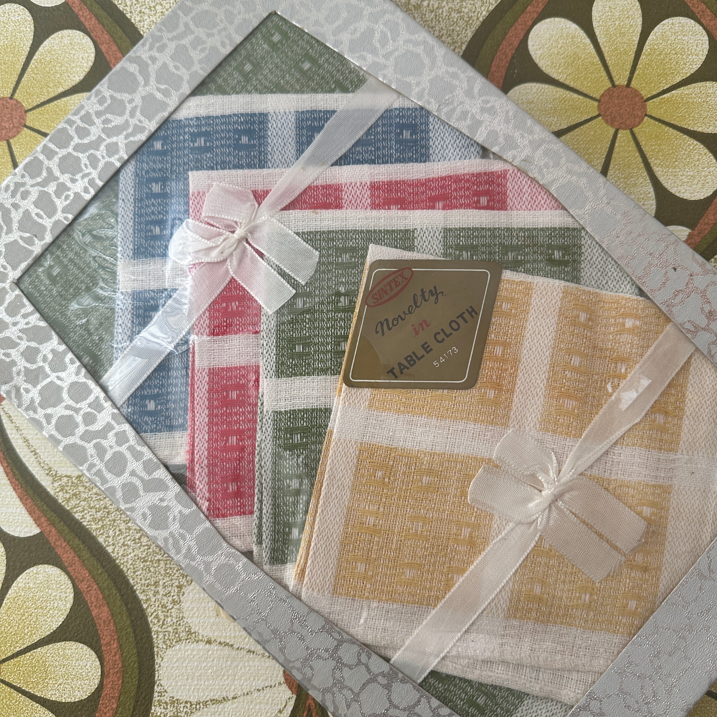 BOXED Set Table Cloth & Napkins VINTAGE – Pink Peacock