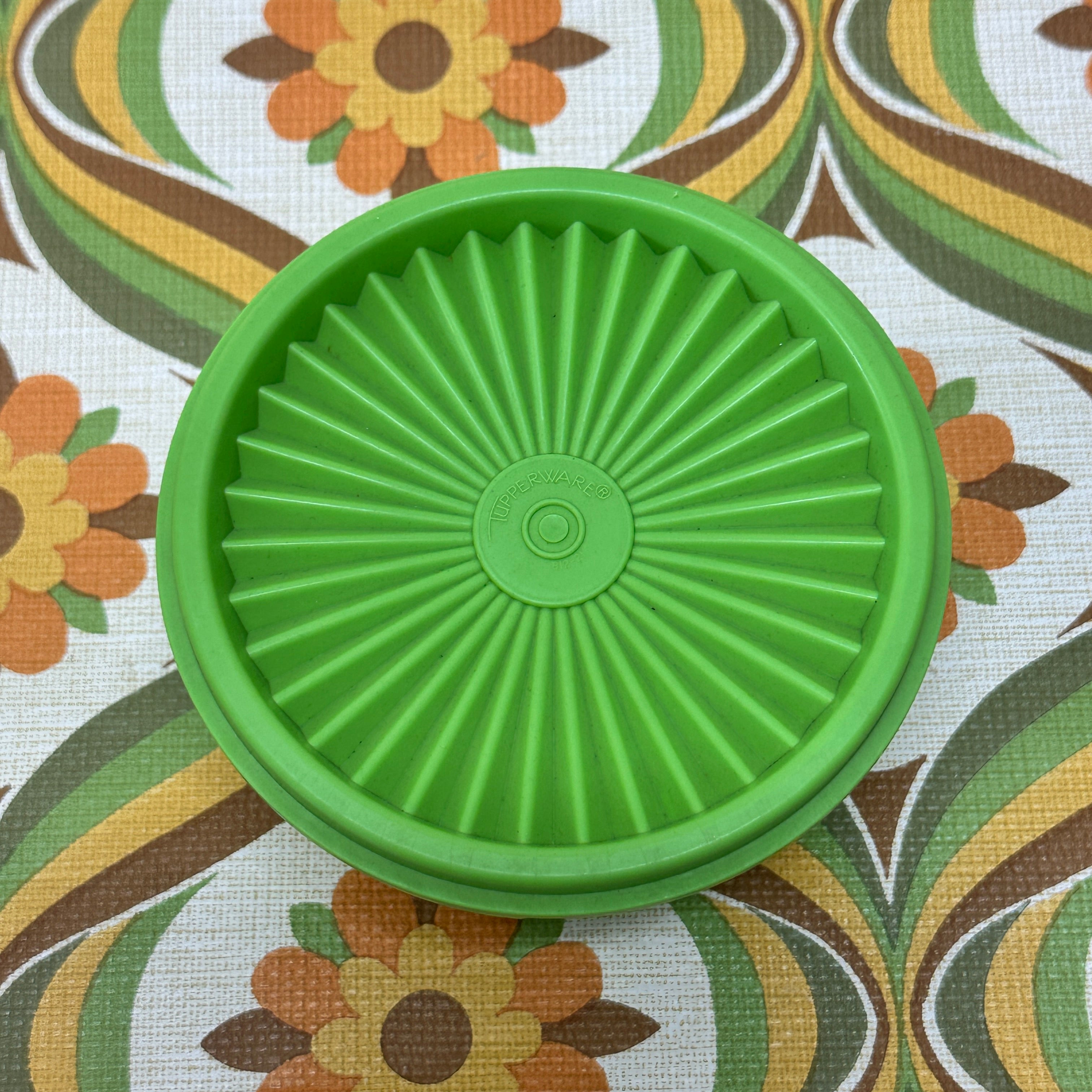 Small Tupperware Container Green – Pink Peacock