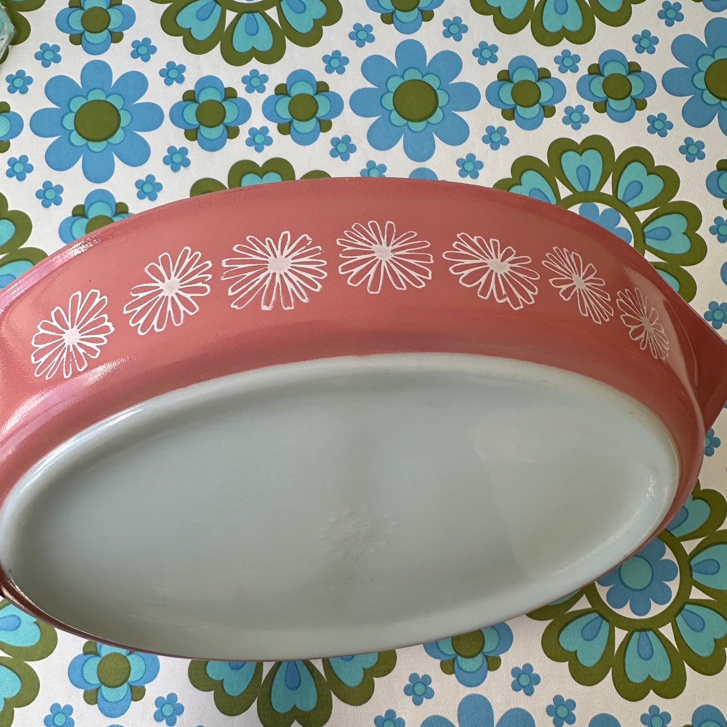 JaJ Pyrex Pink Daisy Gaiety Caserole OVAL – Pink Peacock