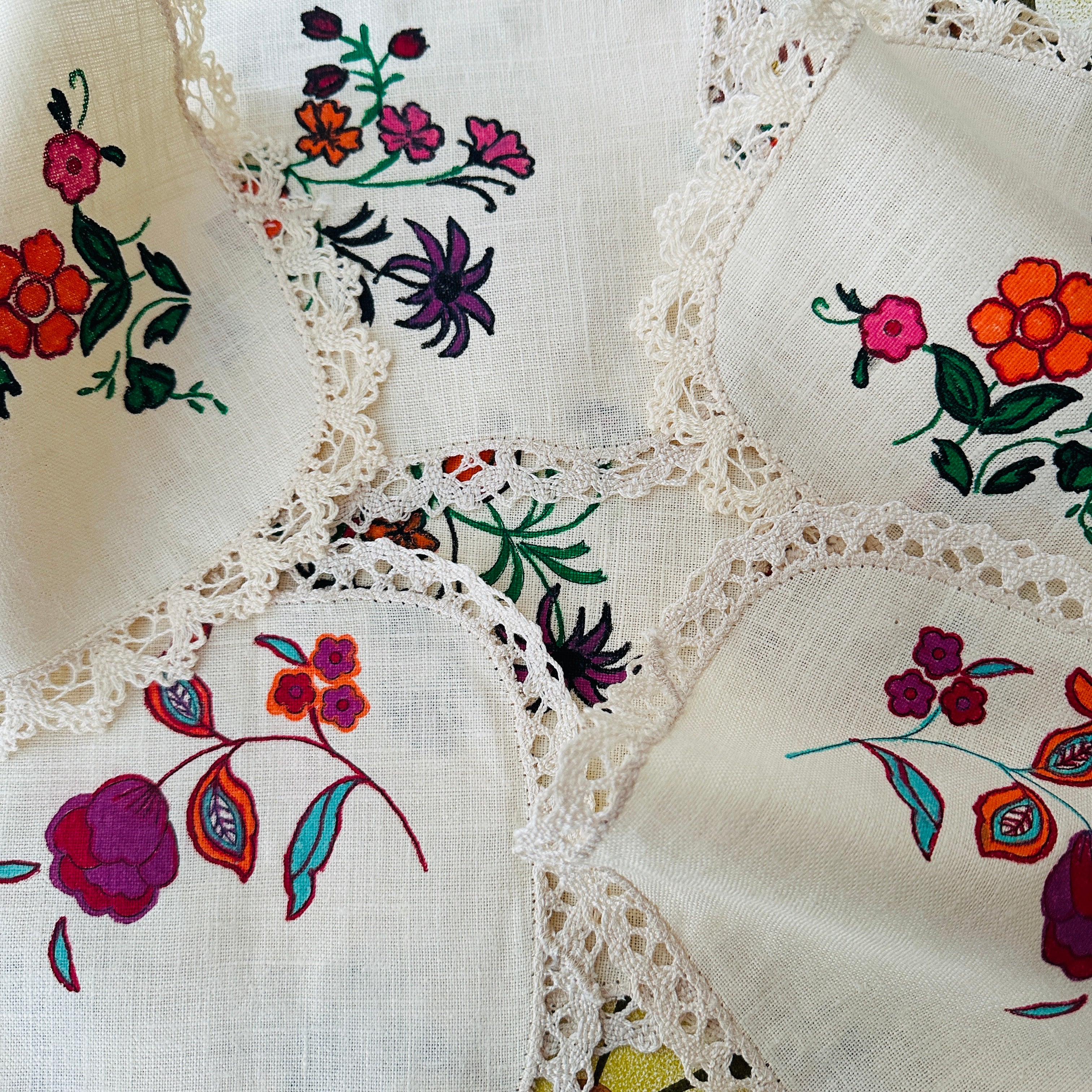 Bunch of Vintage Doilies Hobbytex – Pink Peacock
