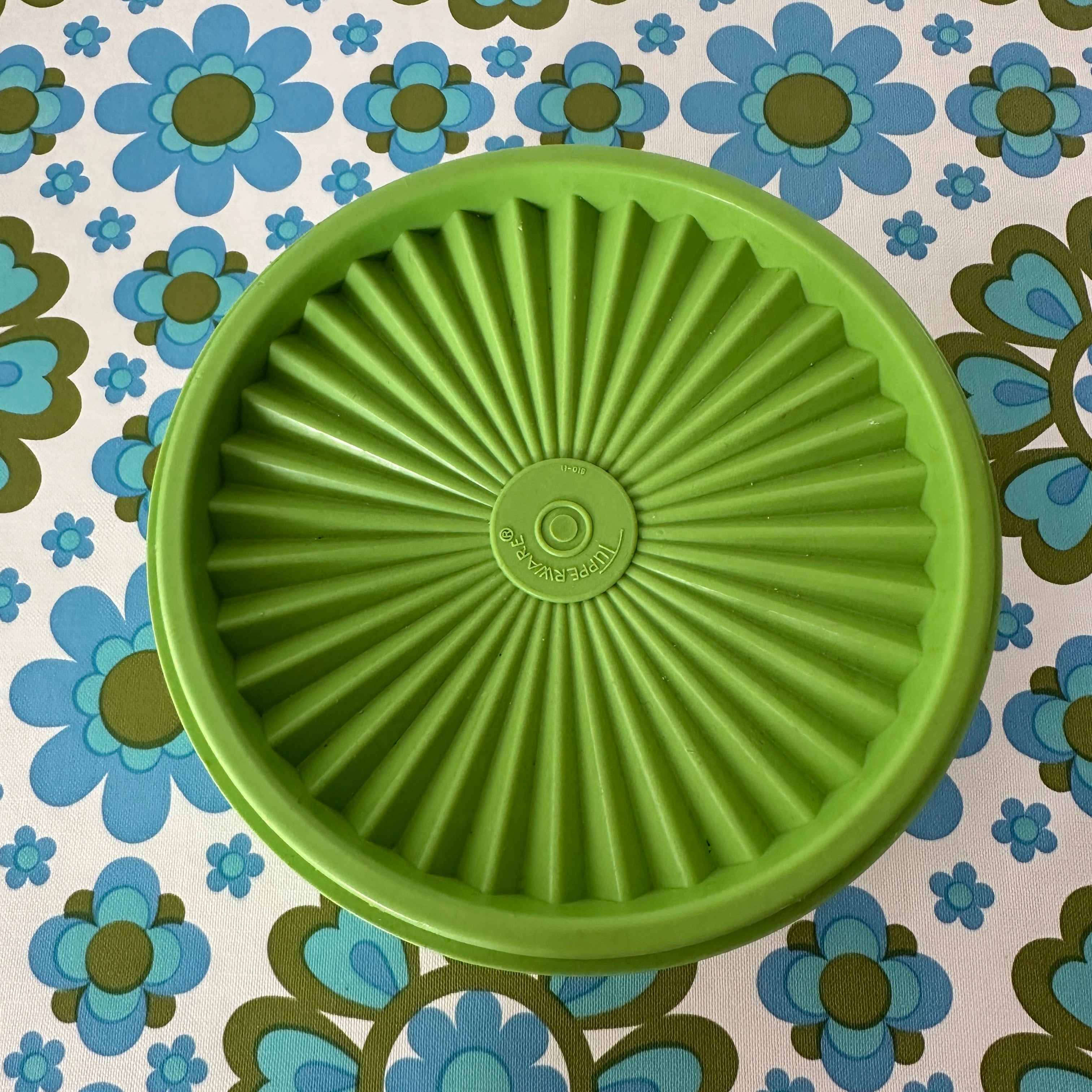 VINTAGE Green Retro TUPPERWARE Container – Pink Peacock