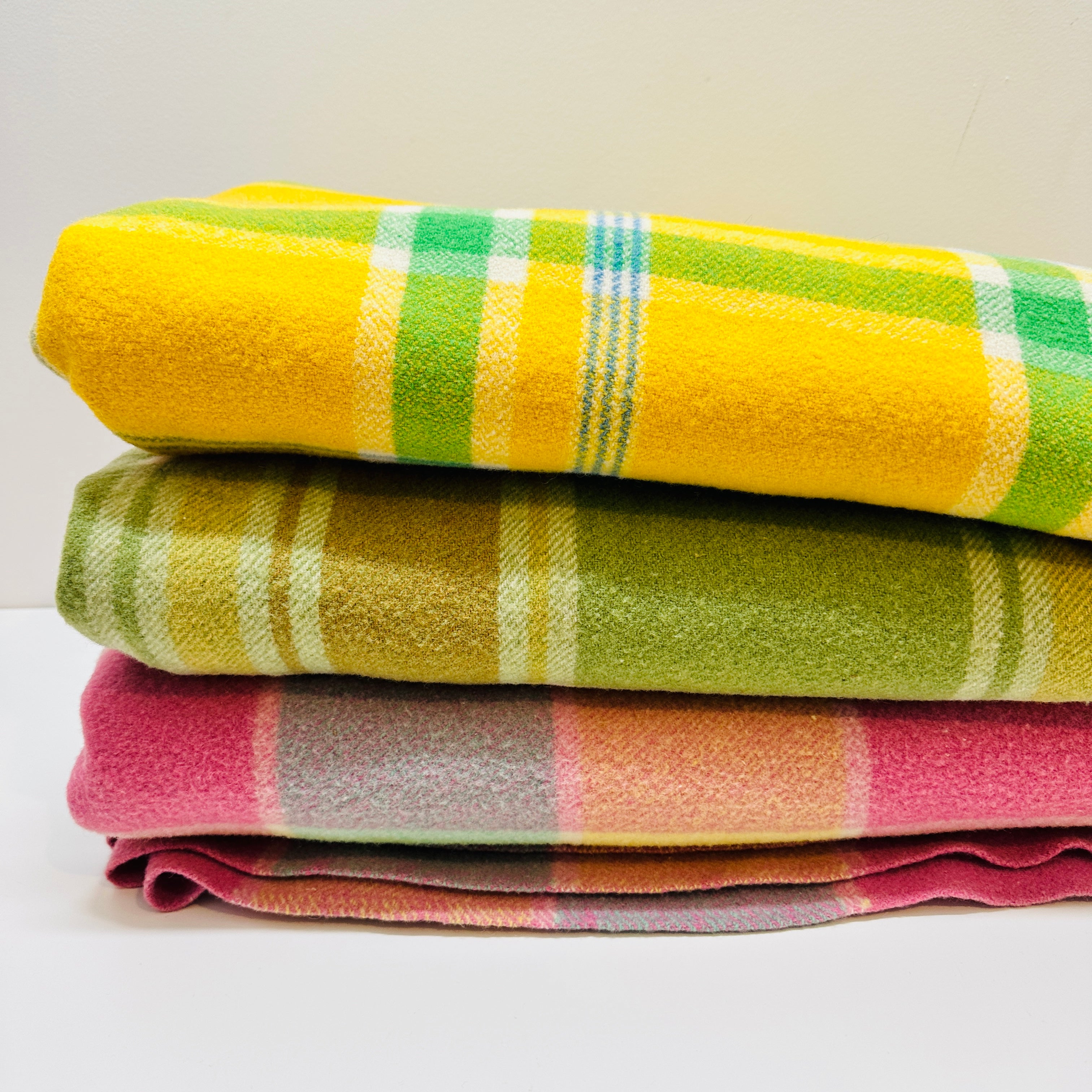 Beautiful Yellow WOOL Blanket Vintage – Pink Peacock