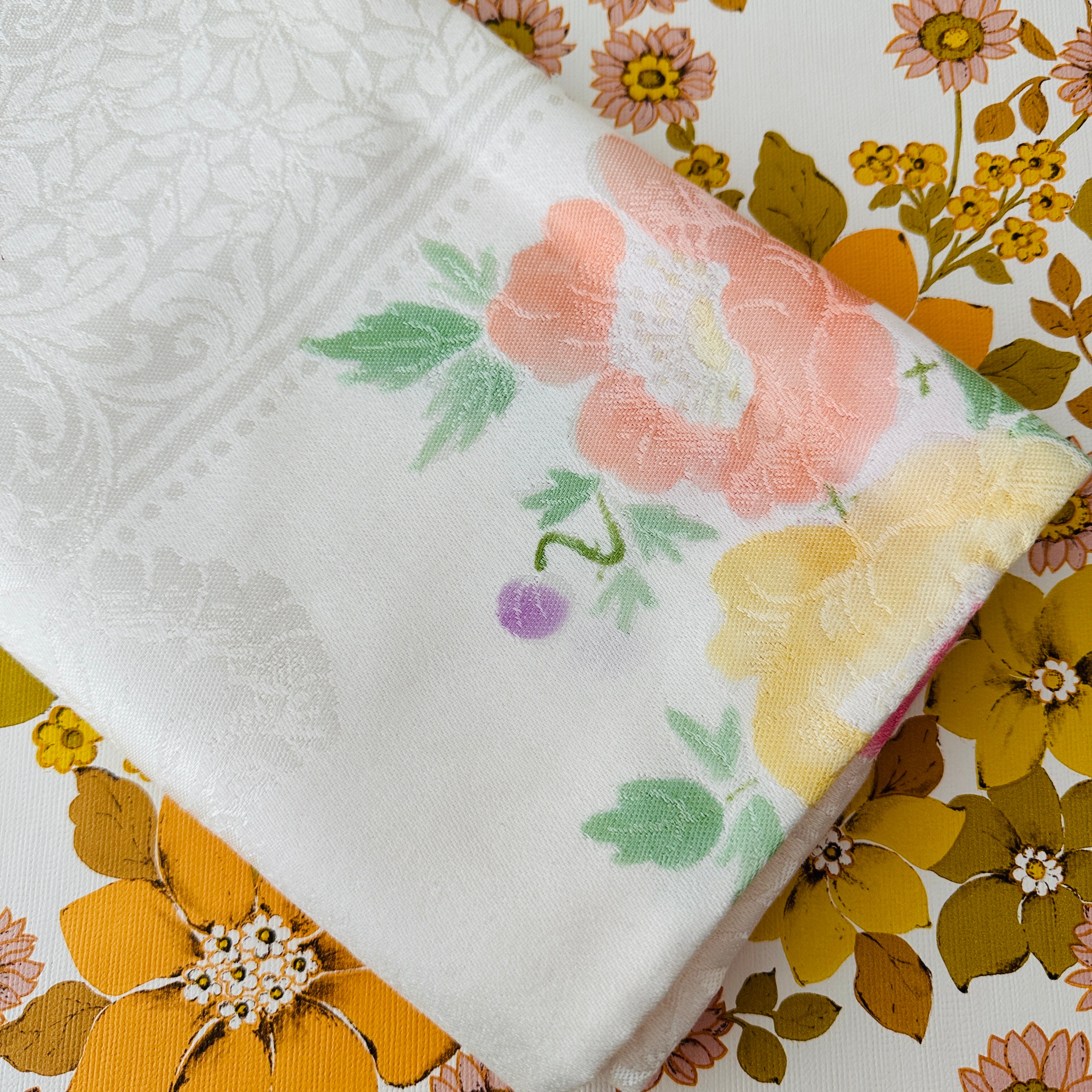 BEAUTIFUL Unused Damask Table Cloth – Pink Peacock