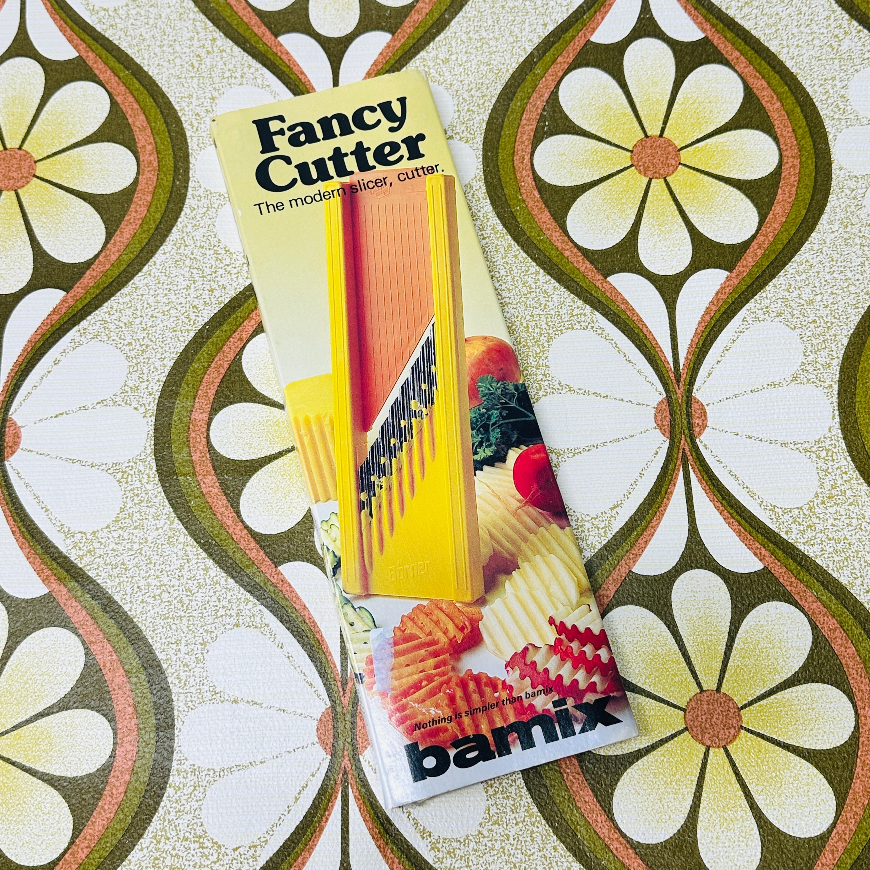 Bright Yellow New Old Stock BAMIX Cutter – Pink Peacock