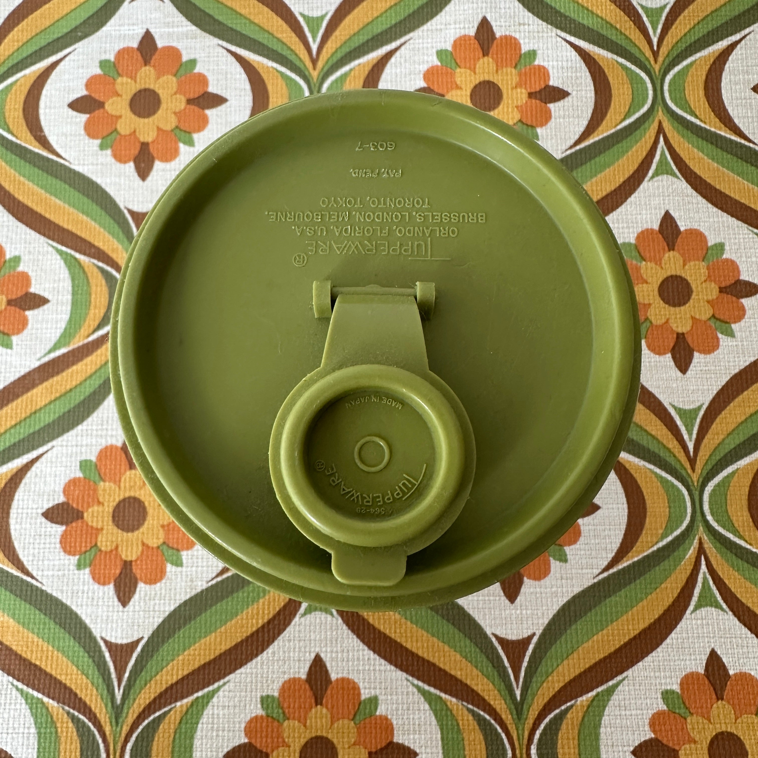 Green Retro Tupperware Jug with LID Picnic Caravan – Pink Peacock