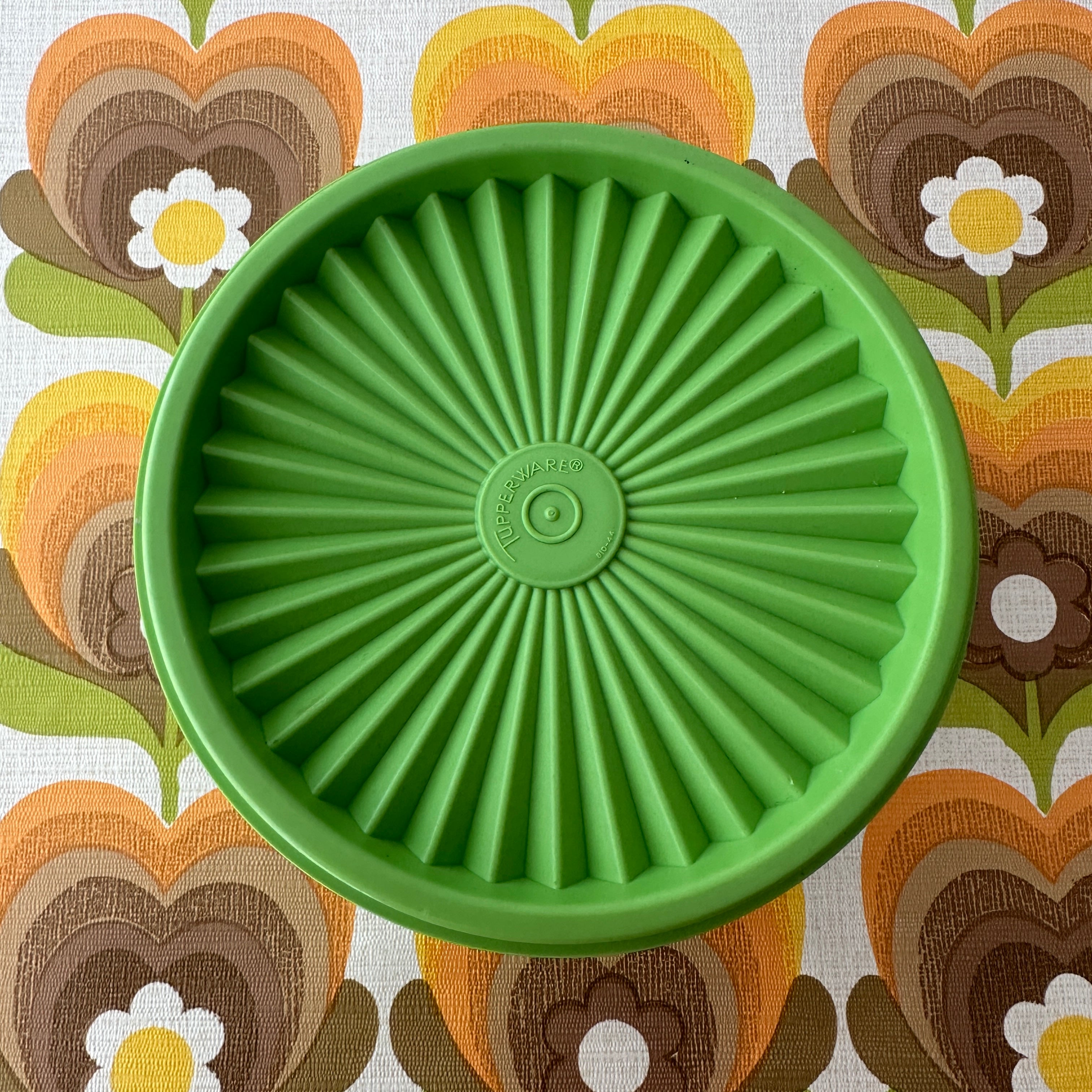 CUTE VINTAGE Green Retro TUPPERWARE Container – Pink Peacock