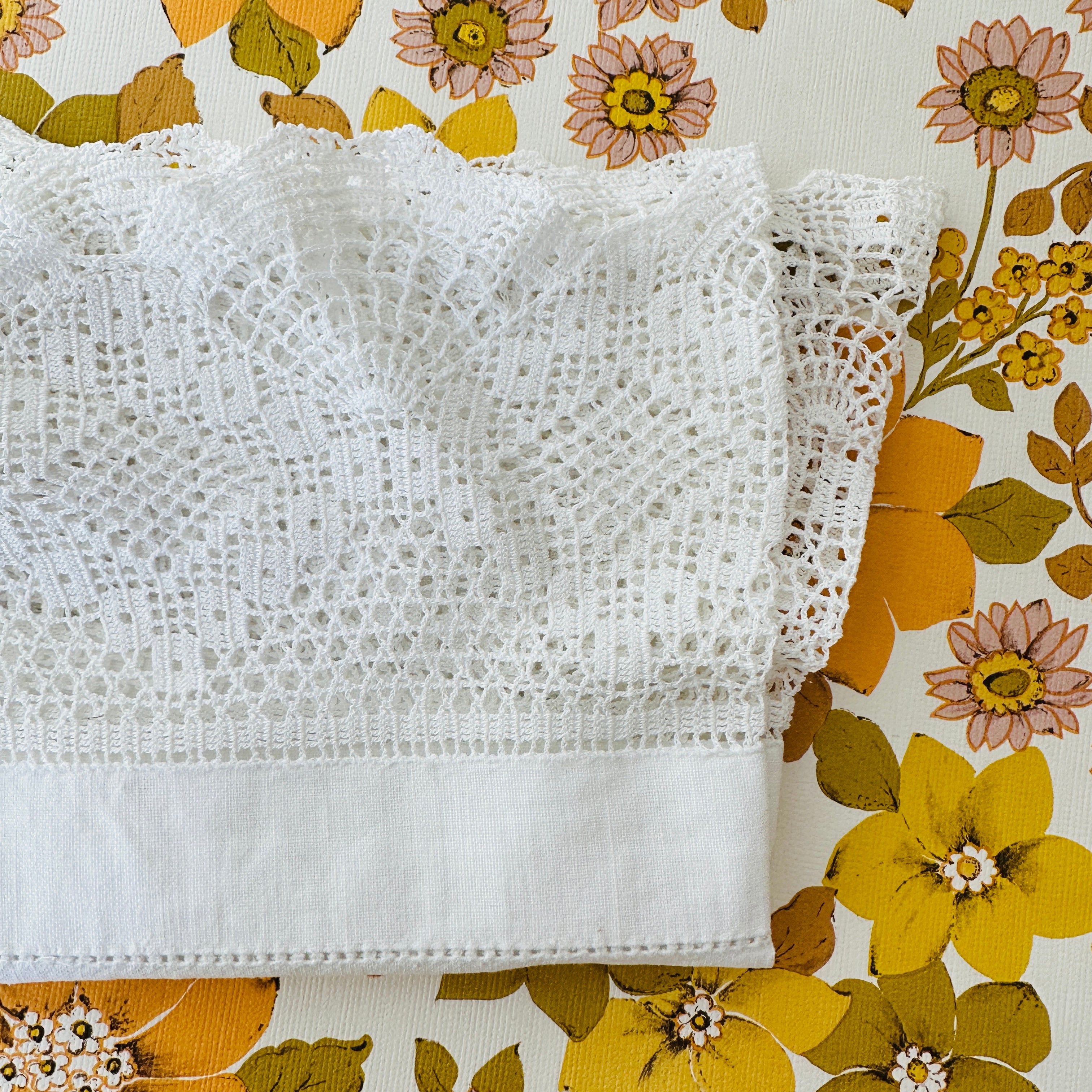 White Antique Table Cloth – Pink Peacock