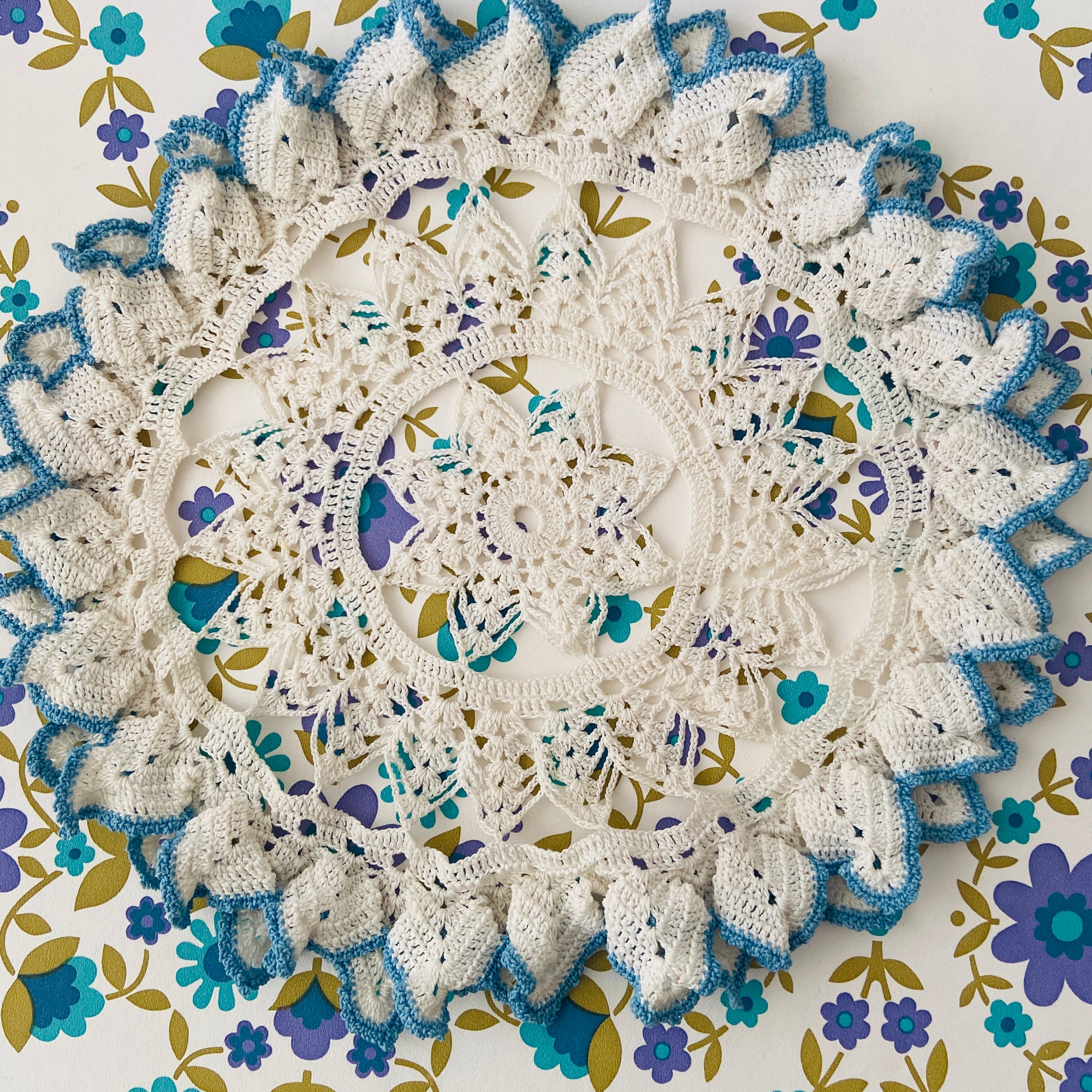 Doilies – Pink Peacock
