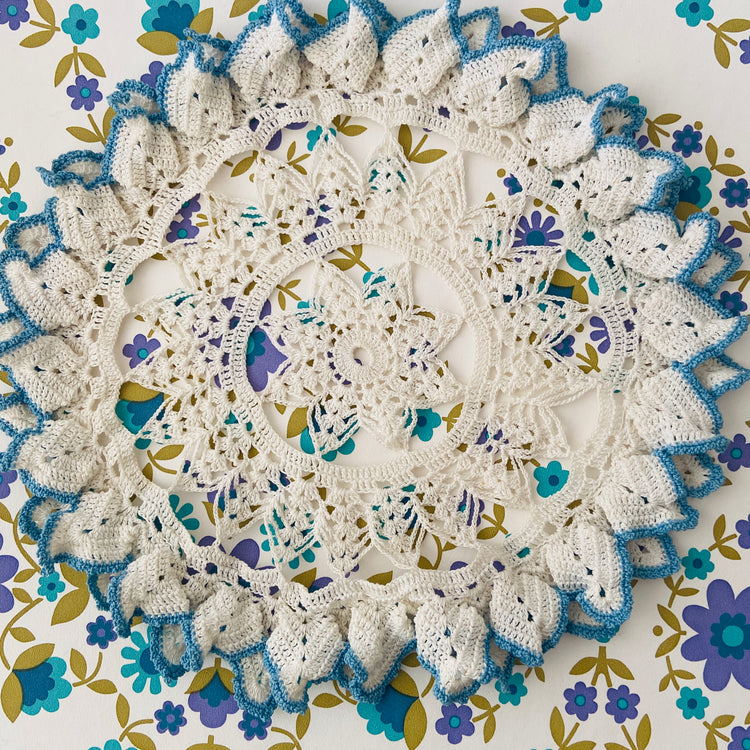 Doilies – Pink Peacock