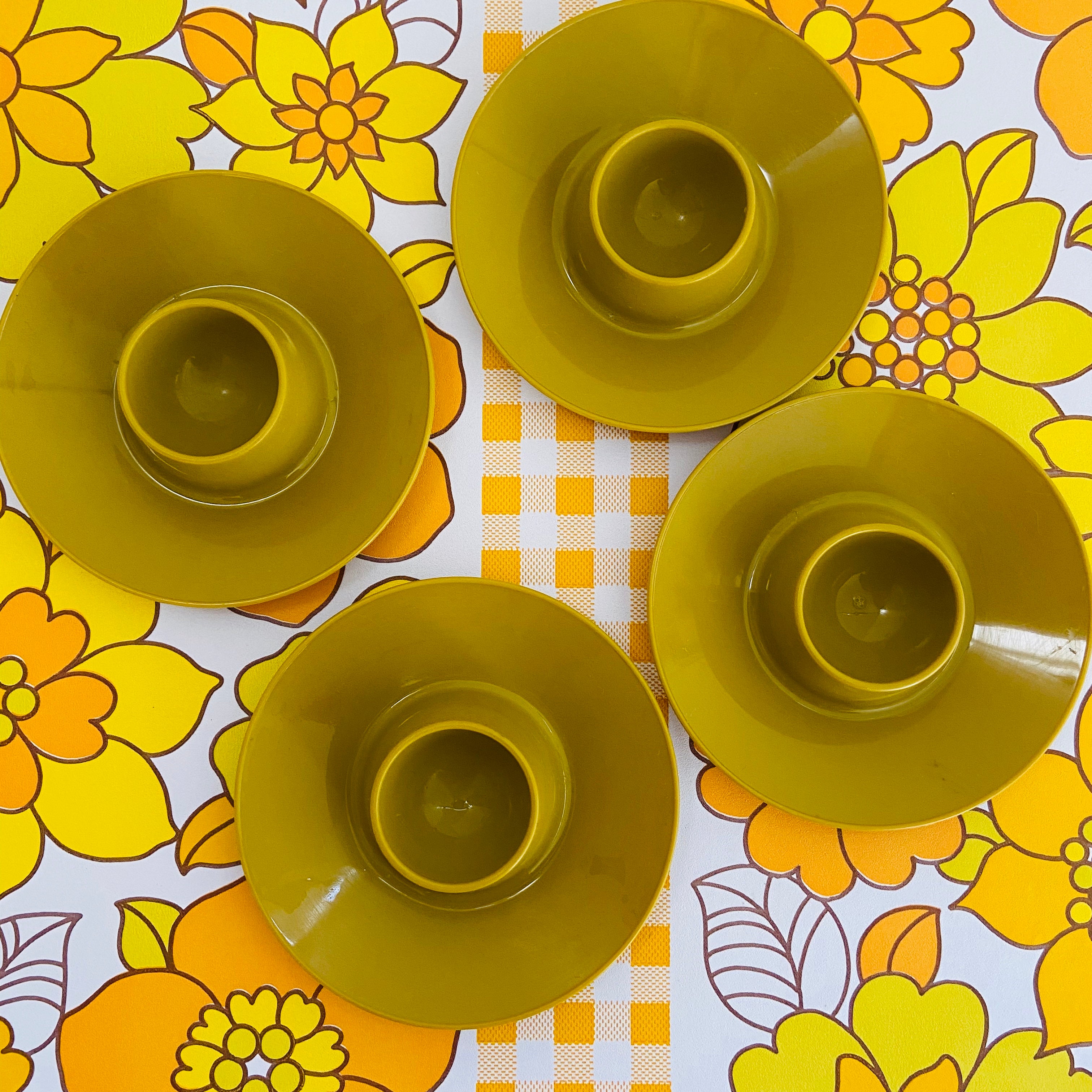 RETRO 70's Egg Cups Plastic KITCHEN Dinner Table – Pink Peacock