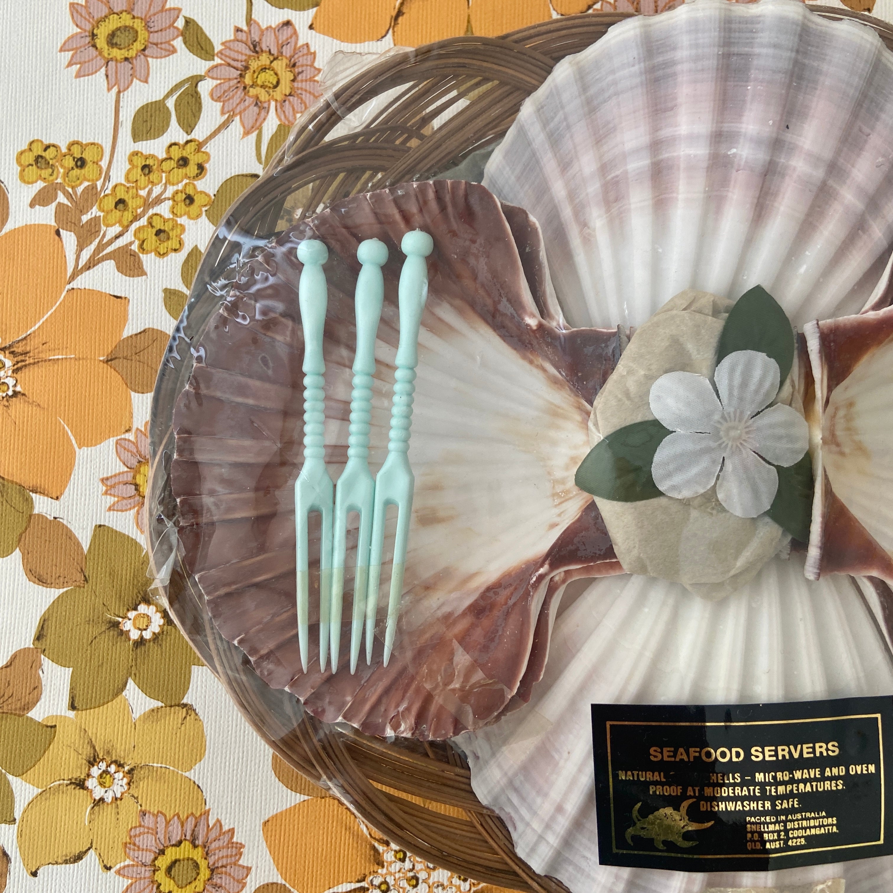 Kitsch Seafood Serving Kit Dinner Party – Pink Peacock